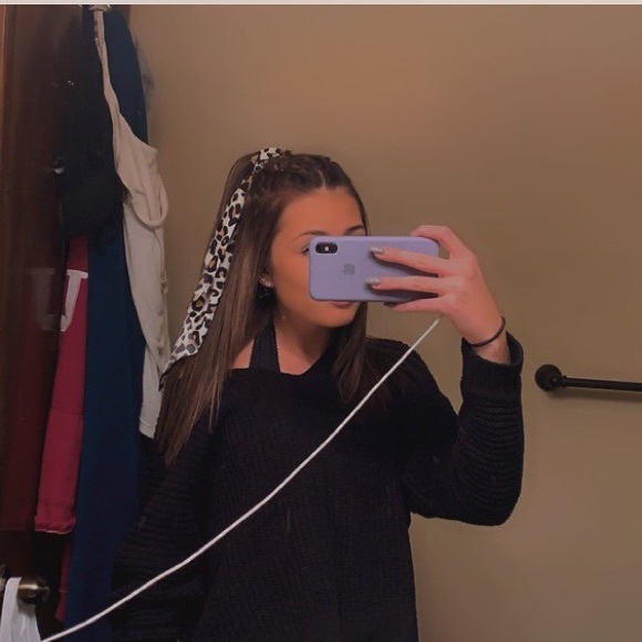 Zoe's Closet (@zoe_riddle) | Poshmark